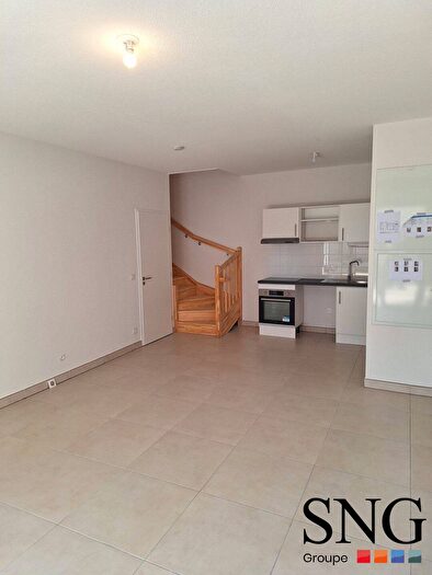 Hôpital, Nîmes : Appartement 4 pièces à louer
