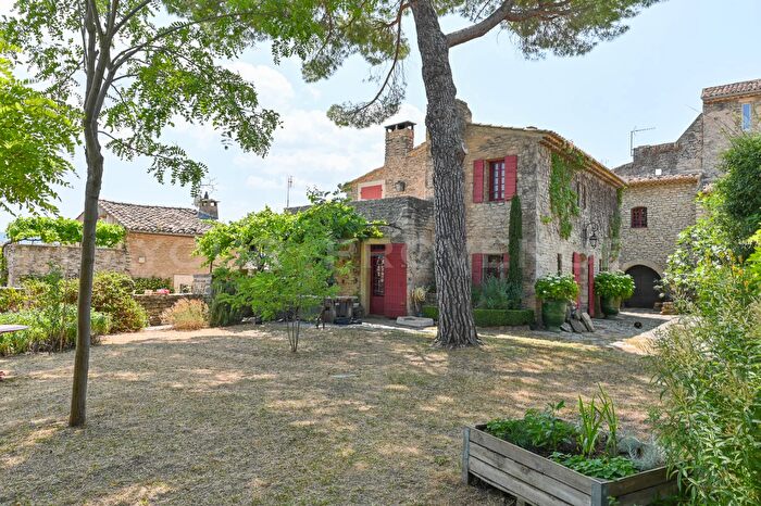 Maison à vendre - Goult - 9 pièces - 5 chambres