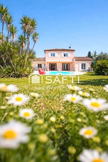 Maison à vendre - Mouans-Sartoux - 8 pièces - 5 chambres