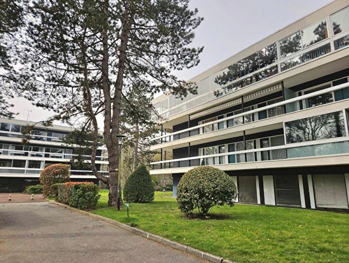 Appartement à louer - Le Chesnay-Rocquencourt - 5 pièces - 3 chambres