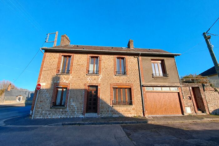 Maison à vendre - La Ferté-Macé - 6 pièces - 4 chambres