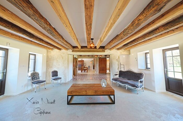 Maison 11 pièces à vendre à Saint-Amour