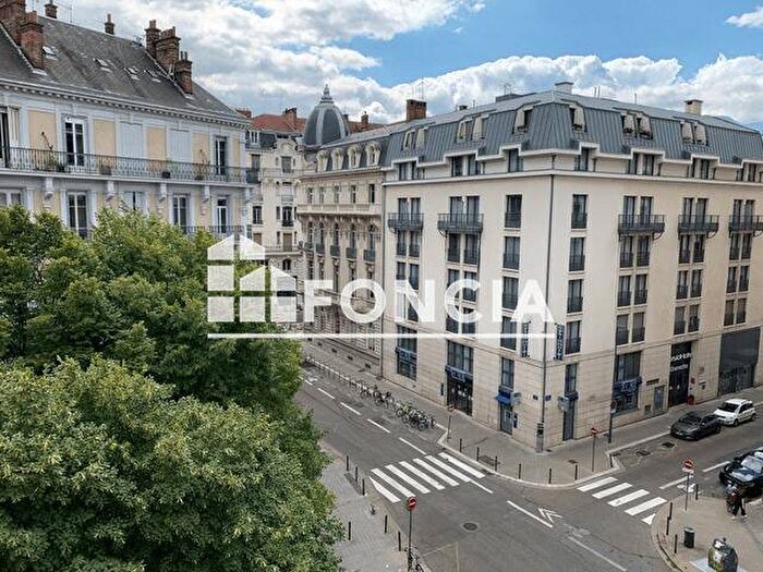 Appartement à louer - Centre-ville, Victor Hugo, Grenoble - 1 pièce