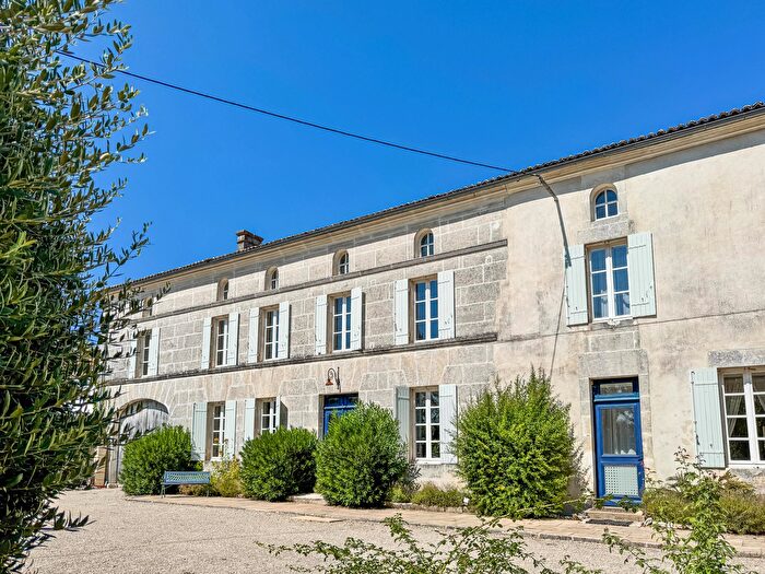 Maison 10 pièces à vendre à Dompierre-sur-Charente