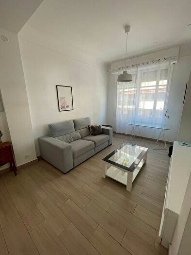 Appartement à louer - Fleurs-Gambetta, Nice - 2 pièces - 1 chambre