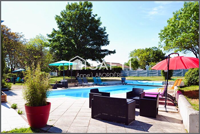 Ardillières : Maison 8 pièces à vendre