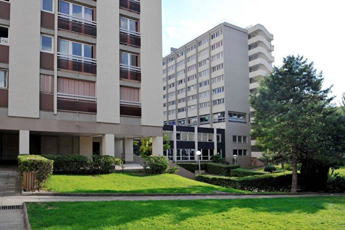 Appartement à louer - Haut Pantin-Charles Auray - 3 pièces - 2 chambres