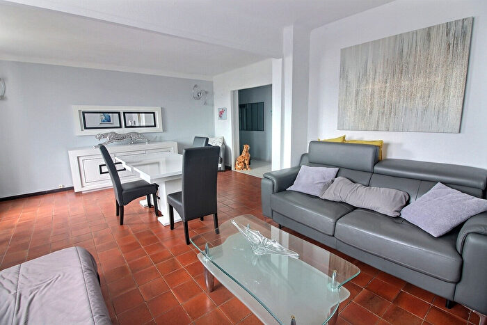 Appartement à vendre - Marseille e , La Capelette - 4 pièces - 2 chambres