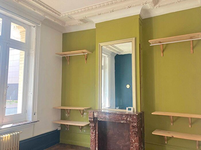 Moulins, Lille : Appartement 2 pièces à louer