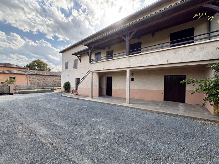 Maison 4 pièces à Saint-Étienne-des-Oullières, à louer