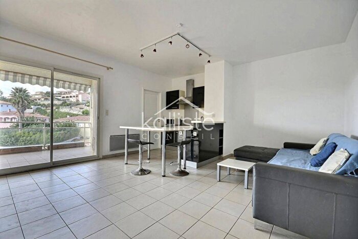 Appartement à louer - Les Jardins de lEmpereur, Ajaccio - 2 pièces - 1 chambre