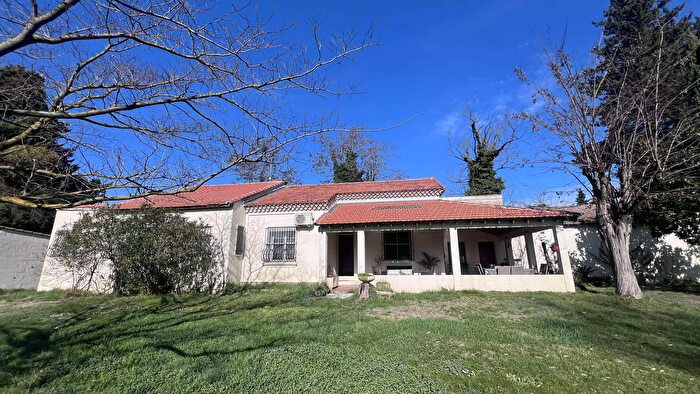 Maison à vendre - Arles, Saliers, Albaron - 6 pièces - 3 chambres