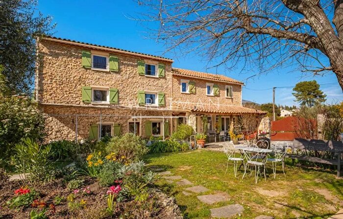 Maison à vendre - Grasse, Saint-Antoine, Aspres, Plascassier - 6 pièces - 5 chambres