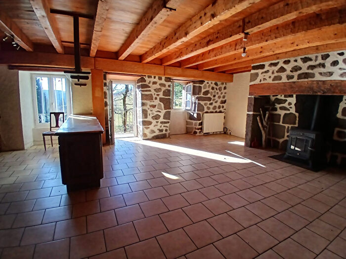 Maison à vendre - Thiézac - 5 pièces - 3 chambres