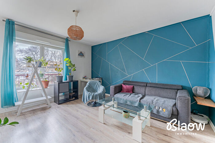 Appartement à vendre - Chassieu - 3 pièces - 2 chambres