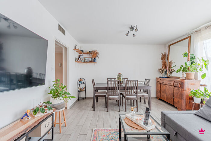 Meyzieu, Nord Ouest : Appartement 3 pièces à vendre