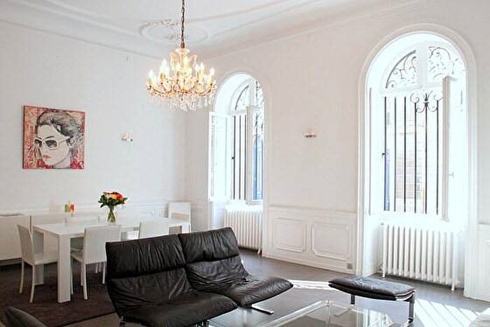 Appartement à louer - Jardin Public, Bordeaux - 2 pièces - 1 chambre