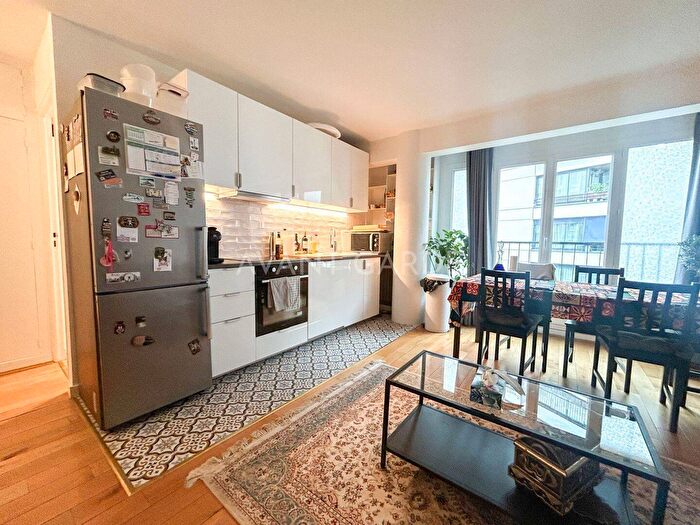 Appartement à louer - Violet Commerce, Paris ème arrondissement - 3 pièces - 2 chambres