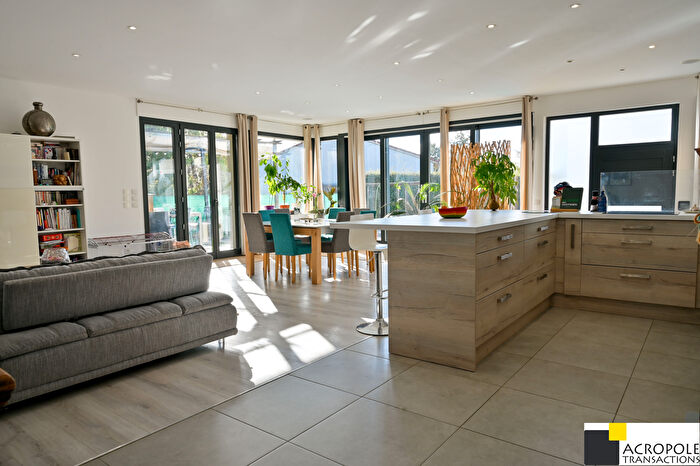 Maison à vendre - Saint-Genis-les-Ollières - 5 pièces - 4 chambres