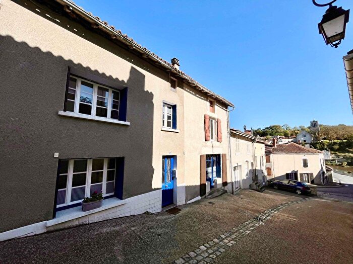 Le Vigeant : Maison 7 pièces à vendre