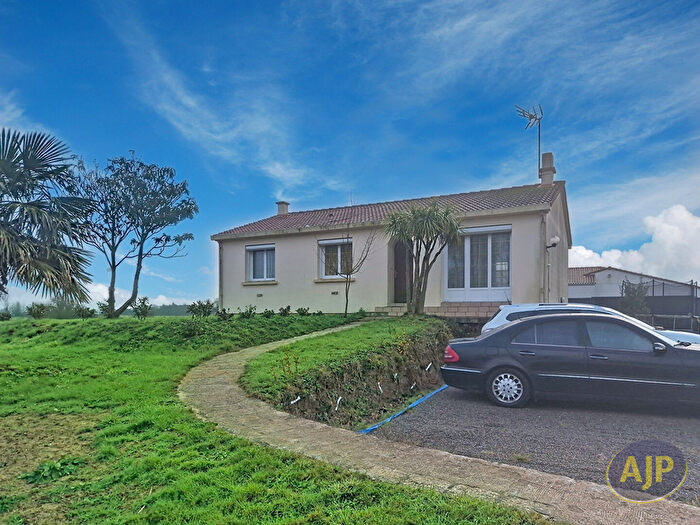 Maison à vendre - LHerbergement - 7 pièces - 6 chambres