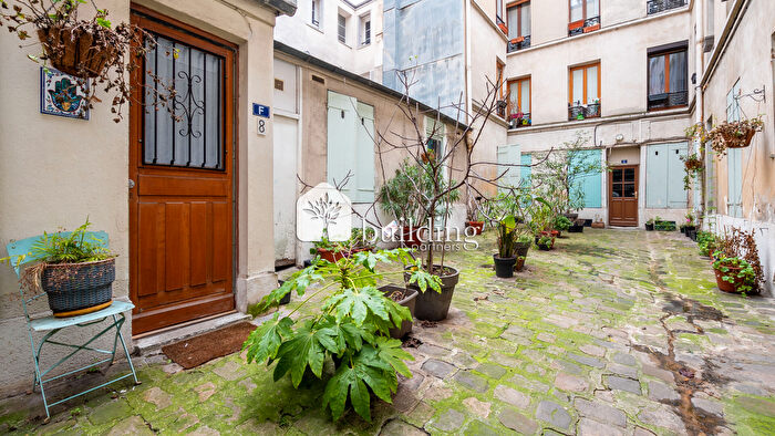 Appartement à vendre - Paris e , Montmartre, Sacré Coeur, Abbesses - 2 pièces - 1 chambre