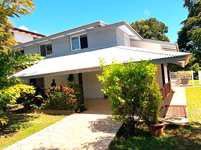 Maison à louer - Cayenne - 4 pièces - 3 chambres