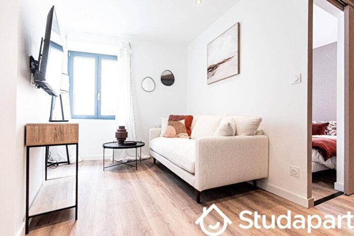 Appartement à louer - Badouillère-Saint Roch-Valbenoîte, Saint-Étienne - 2 pièces - 1 chambre