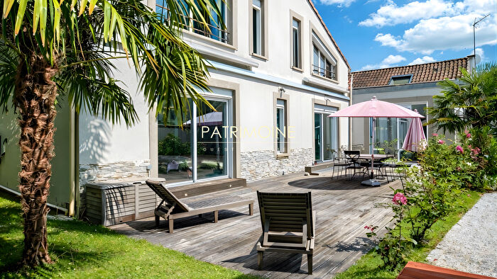 Maison à vendre - La Queue-en-Brie - 11 pièces - 8 chambres