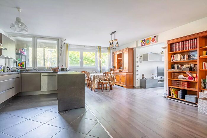 Appartement 5 pièces à Charenton-le-Pont, Quai des Carrières, à vendre