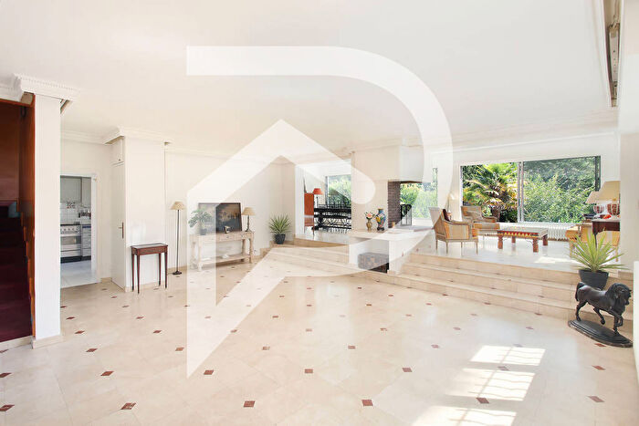 Maison à vendre - Montlignon - 10 pièces - 5 chambres