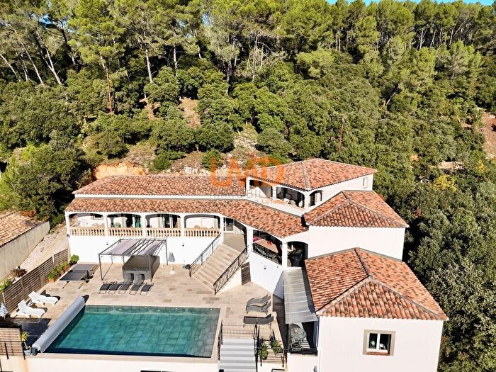 Maison à vendre - Pignans - 13 pièces - 8 chambres