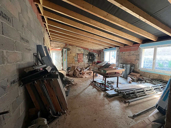 Maison à vendre - Lussac - 3 pièces - 2 chambres