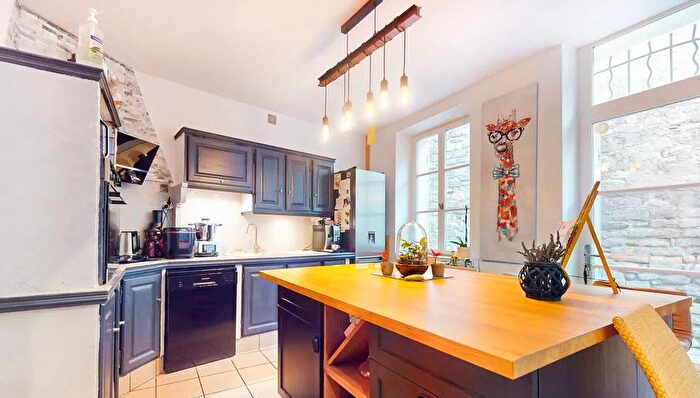 Maison à vendre - Courthézon - 5 pièces - 4 chambres