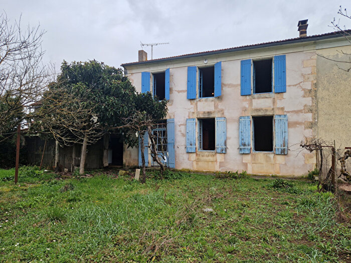 Maison 4 pièces à vendre à Puyrolland