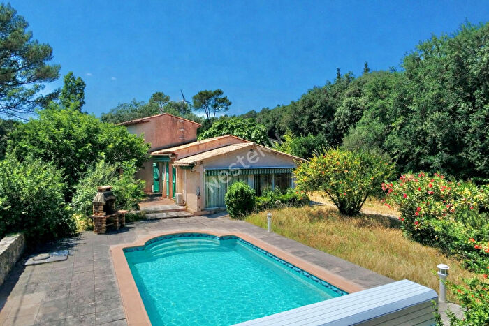 Maison à vendre - Garéoult - 5 pièces - 3 chambres