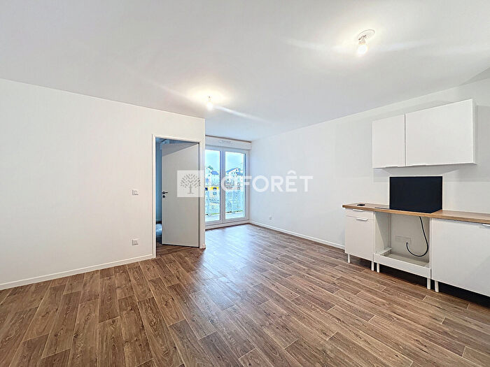 Appartement à louer - Savigny-le-Temple, Plessis la Forêt - 2 pièces - 1 chambre