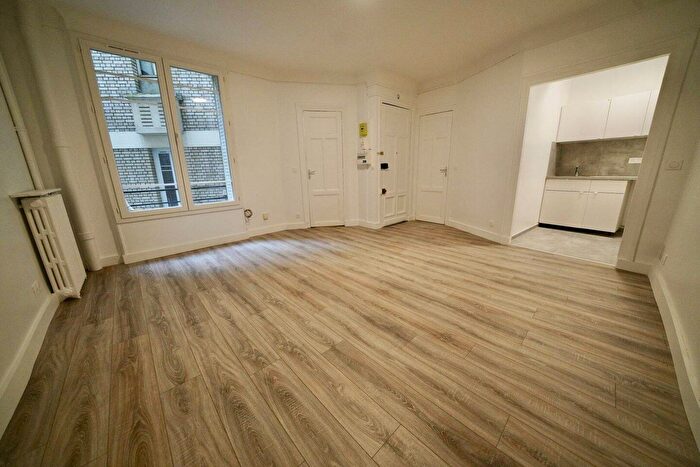 Appartement à louer - Secrétan, Paris ème arrondissement - 1 pièce