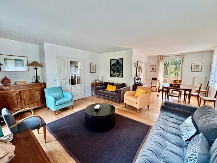 Appartement à vendre - Viroflay, Rive Droite, Gare - 5 pièces - 4 chambres