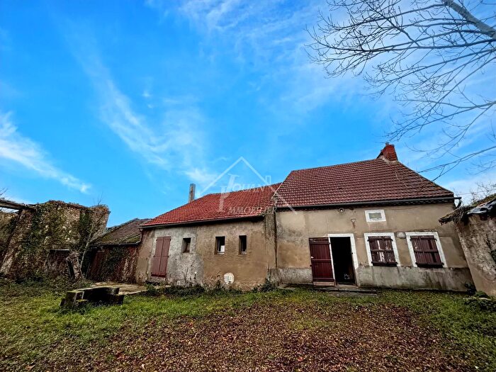 Maison à vendre - Bellenaves - 4 pièces - 4 chambres