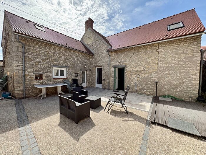 Maison 6 pièces à Courcelles, à vendre