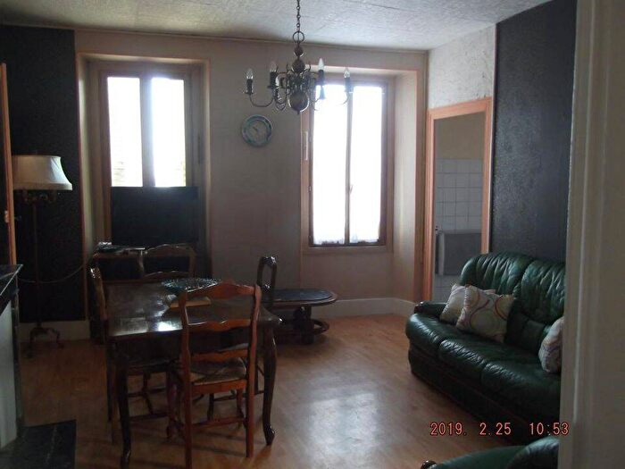 Valgelon-La Rochette : Appartement 3 pièces à louer