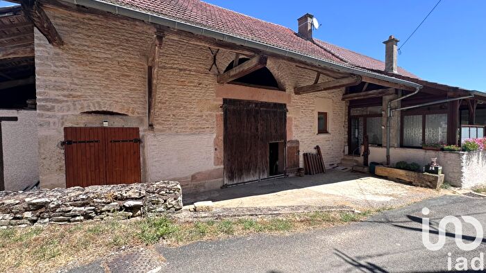 Maison à vendre - Ozenay - 8 pièces - 6 chambres