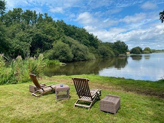 Maison à louer - Theix-Noyalo - 5 pièces - 4 chambres