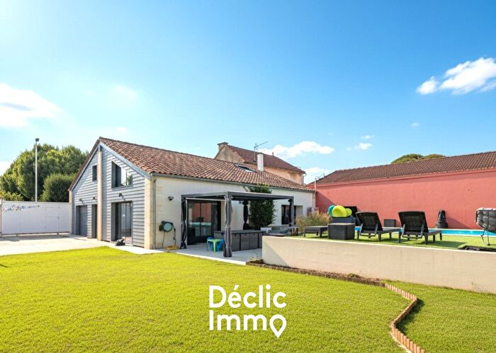 Maison à vendre - Pont-lAbbé-dArnoult - 4 pièces - 3 chambres