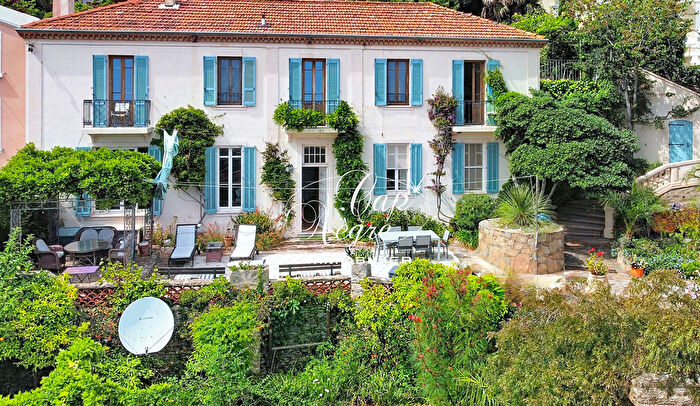 Maison 9 pièces à Bormes-les-Mimosas, Centre-ville, Le Pin, à vendre