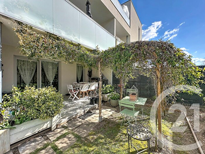 Appartement à vendre - Sérézin-du-Rhône - 3 pièces - 2 chambres