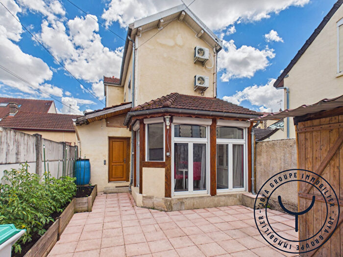 Maison 3 pièces à Sainte-Savine, à vendre