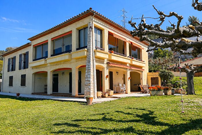 Maison 9 pièces à vendre à Marseille 11ème, La Valentine
