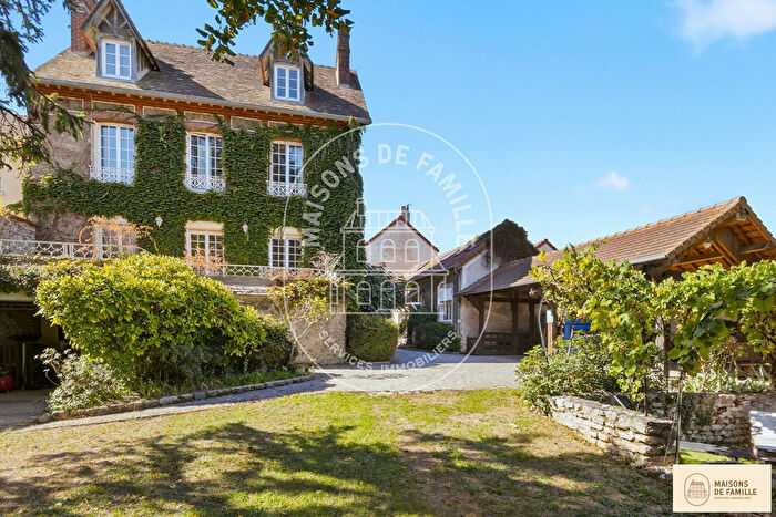 Maison 11 pièces à Épône, à vendre